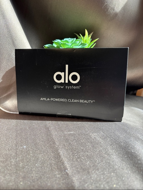 ALO Yoga | Skincare | Alo Yoga Glow System Information Card Black ...